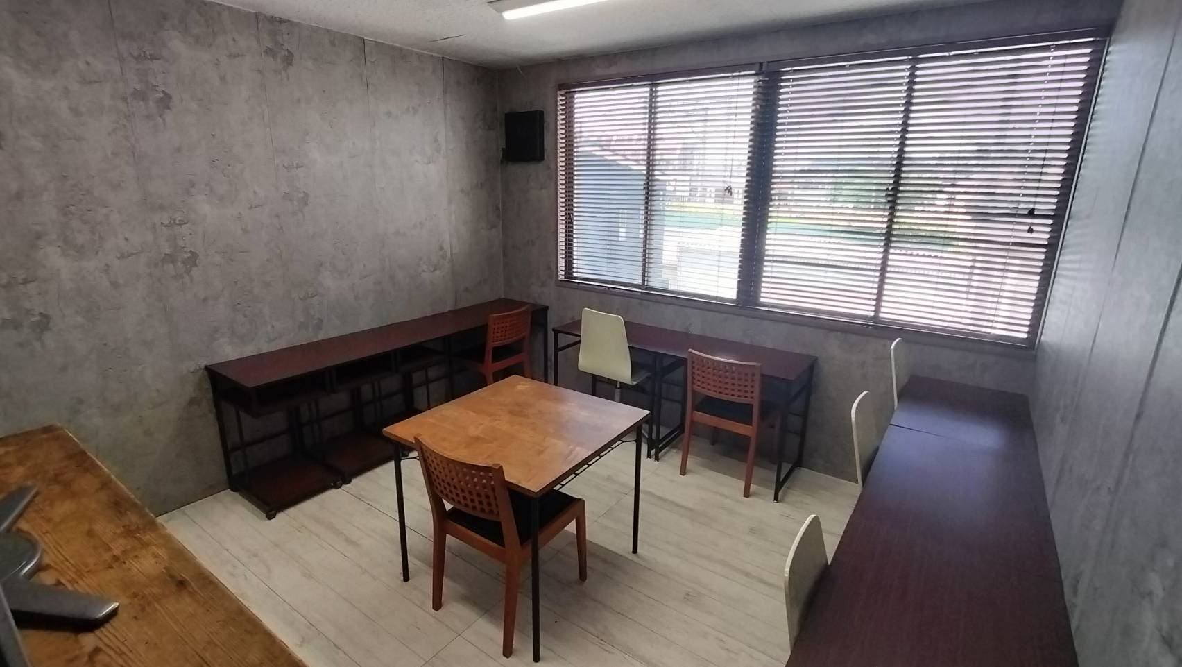 【無料駐車場付】テレワークから会議・商談、撮影もOKの多目的スペース！大型ディスプレイ、配信設備も完備の写真3