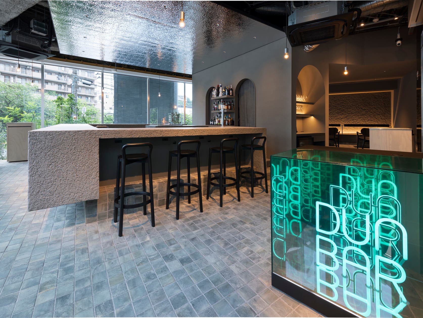 【暖炉のあるモダンなバー】目黒駅5分◆貸切パーティ/撮影/女子会/飲み放題ありの写真2