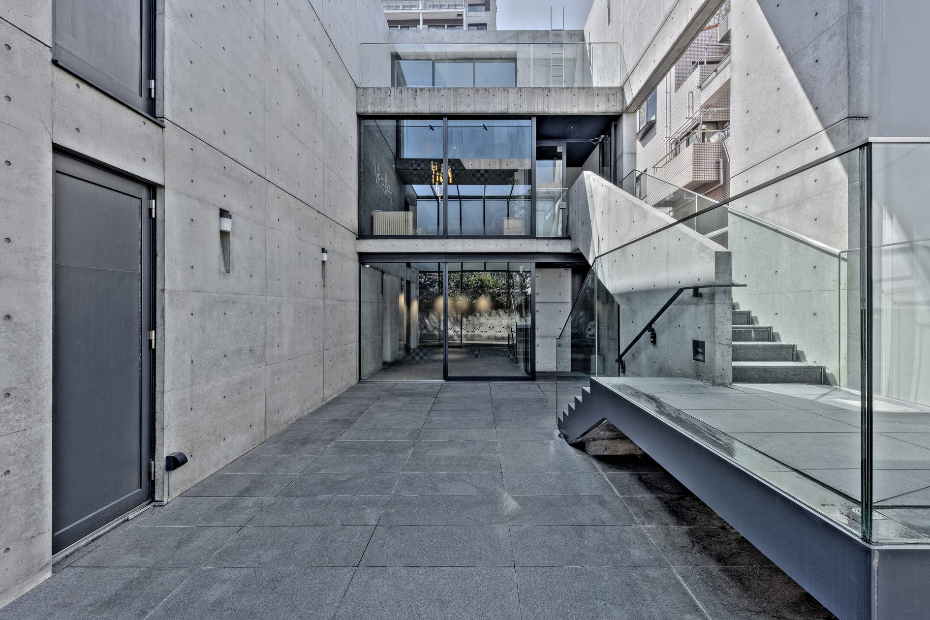 【表参道】南青山に佇む隠れ家のようなロケーション。Wi-Fi、音響、プロジェクター完備で展示会やイベント開催に最適です。の写真12