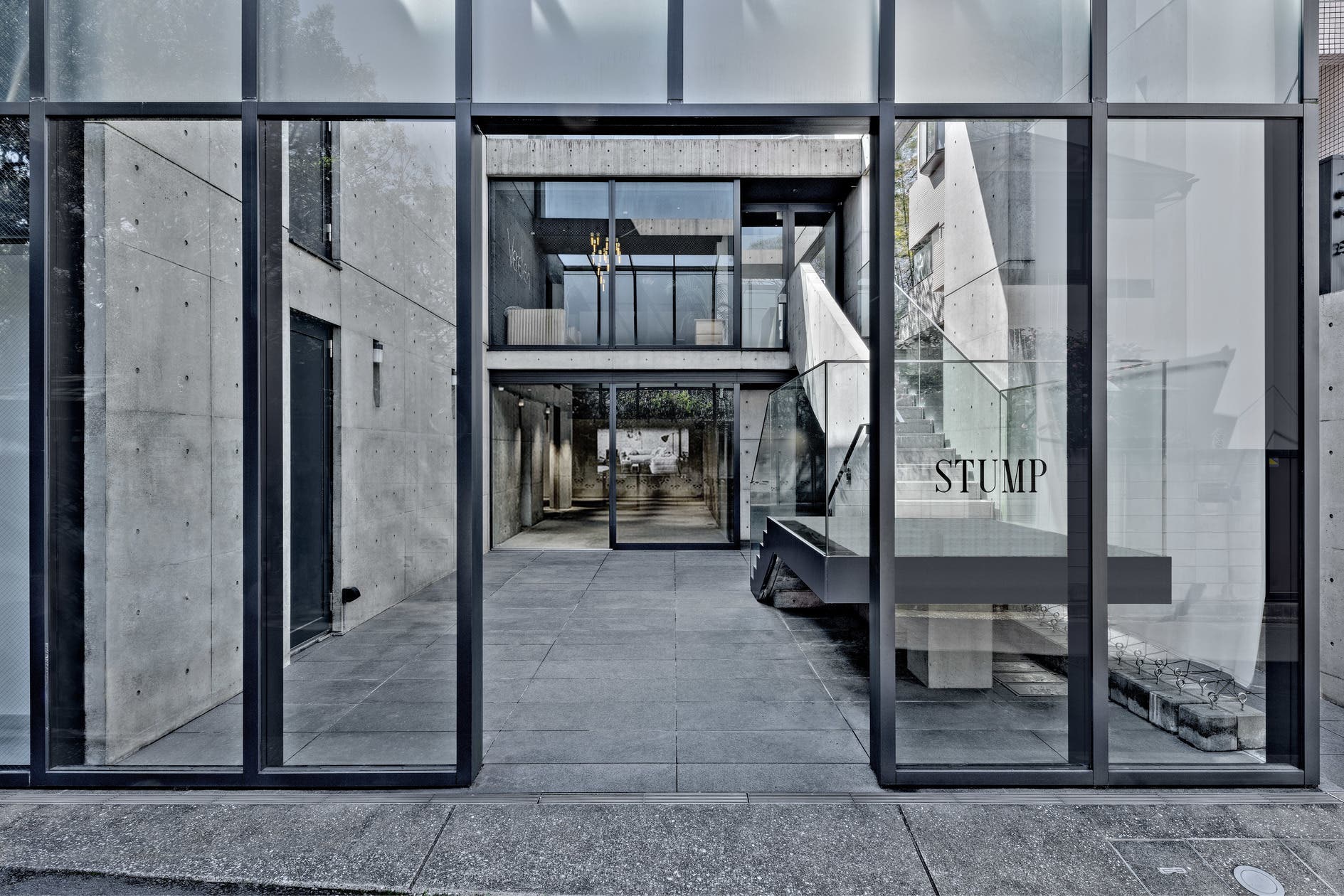 【表参道】南青山に佇む隠れ家のようなロケーション。Wi-Fi、音響、プロジェクター完備で展示会やイベント開催に最適です。の写真2