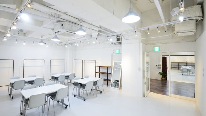 大阪・心斎橋、南船場にある展示会場。 飾らずに佇む、白を基調としたシンプルな空間。の写真5