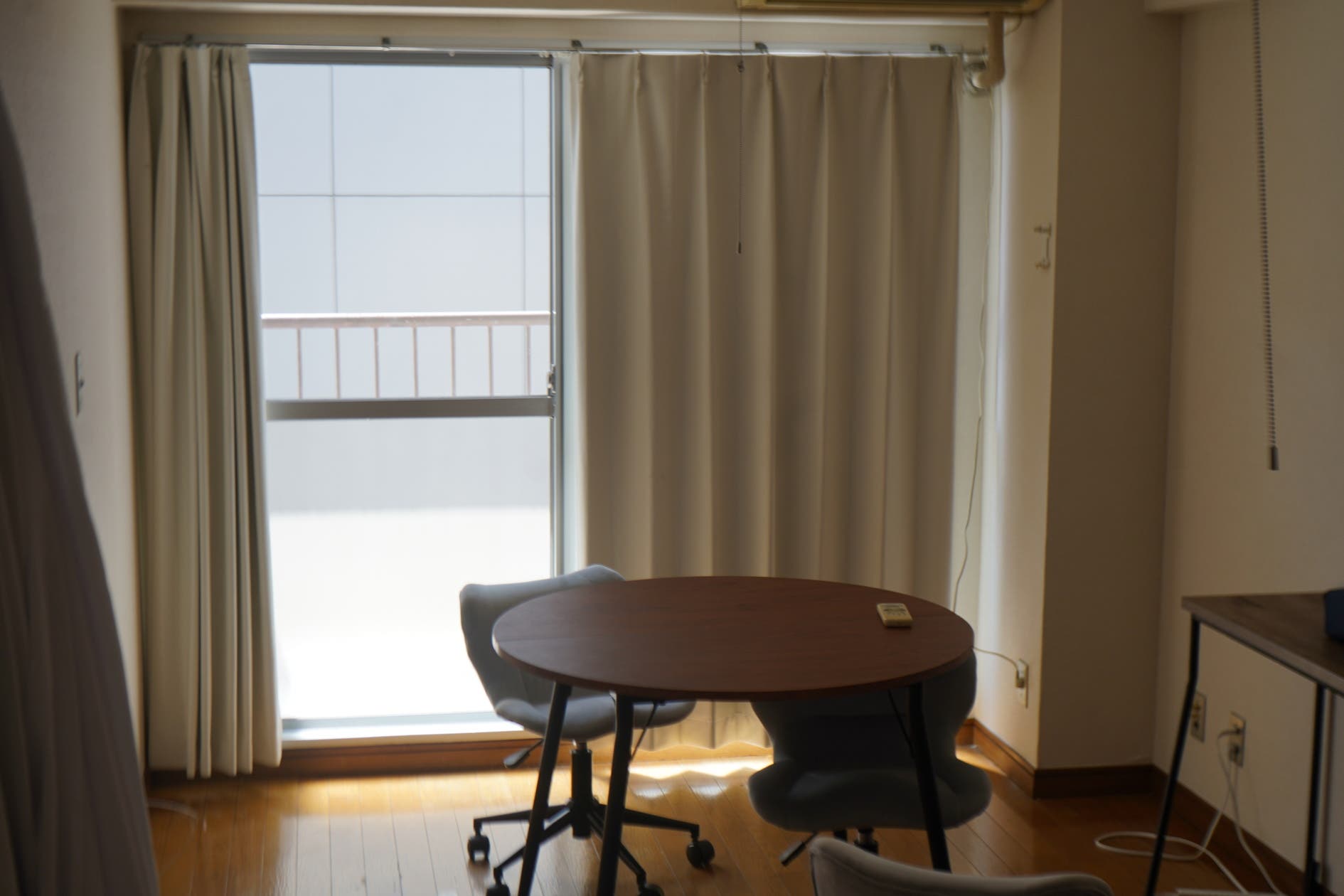 腰痛対策椅子あり！撮影白幕、暗幕あり！サンシャイン通り近く個室スペースの写真1