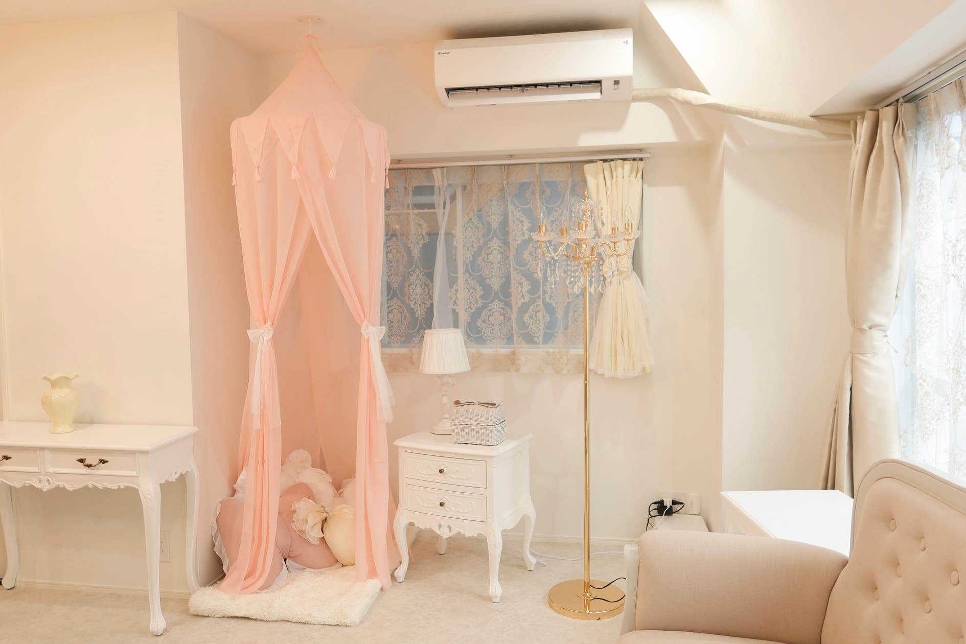 【OPEN特価🉐】新宿推し活🎀自然光 | 2面採光【生誕祭・ポートレート・撮影・配信】ひな壇/ドレッサー付き🪞の写真5