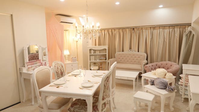 【OPEN特価🉐】新宿推し活🎀自然光 | 2面採光【生誕祭・ポートレート・撮影・配信】ひな壇/ドレッサー付き🪞の写真13