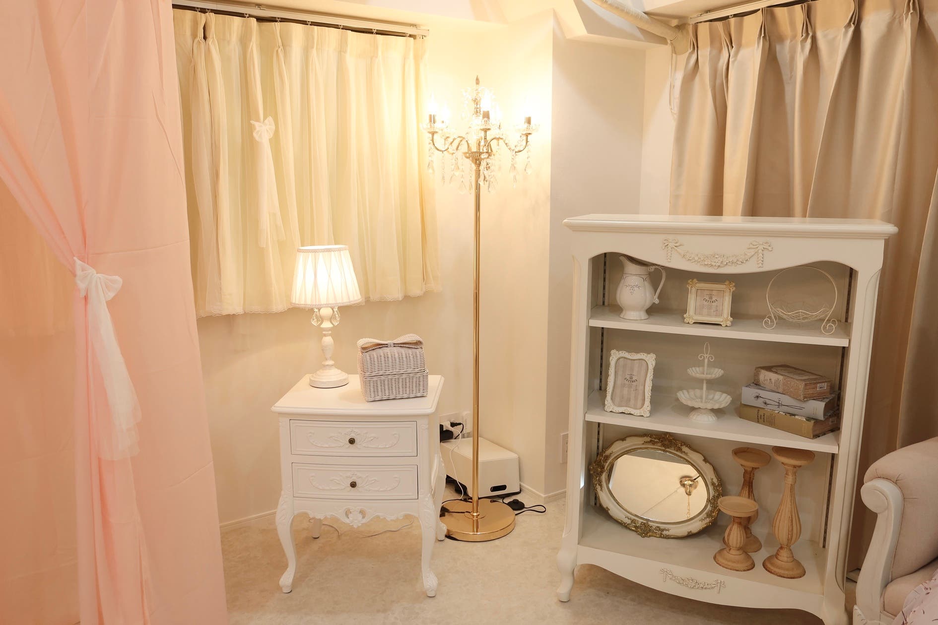 【OPEN特価🉐】新宿推し活🎀自然光 | 2面採光【生誕祭・ポートレート・撮影・配信】ひな壇/ドレッサー付き🪞の写真15