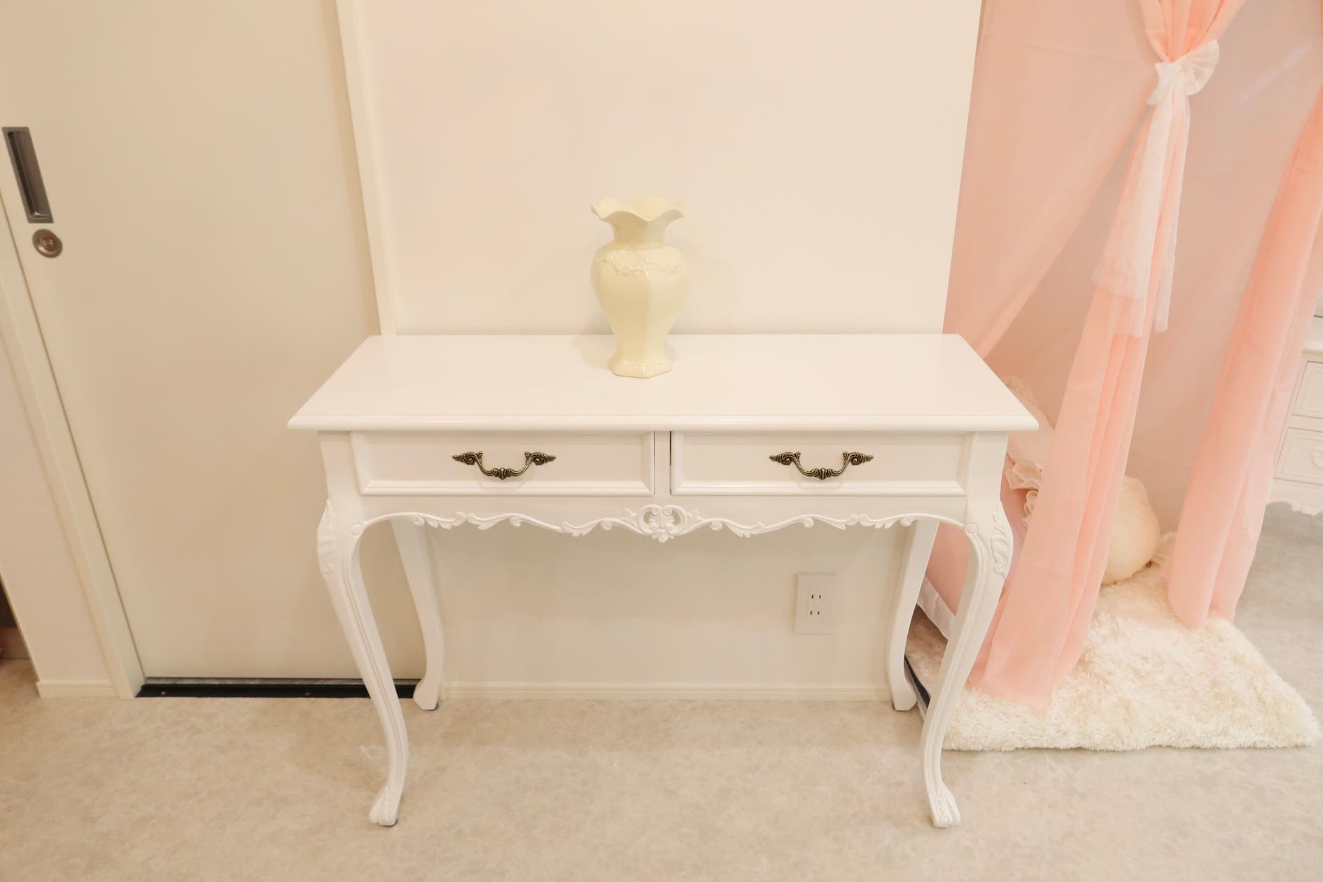 【OPEN特価🉐】新宿推し活🎀自然光 | 2面採光【生誕祭・ポートレート・撮影・配信】ひな壇/ドレッサー付き🪞の写真16