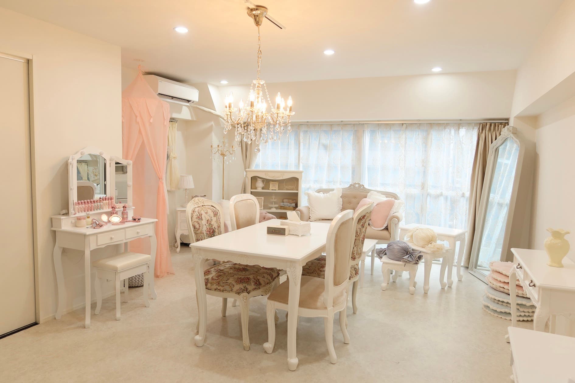 【OPEN特価🉐】新宿推し活🎀自然光 | 2面採光【生誕祭・ポートレート・撮影・配信】ひな壇/ドレッサー付き🪞の写真17