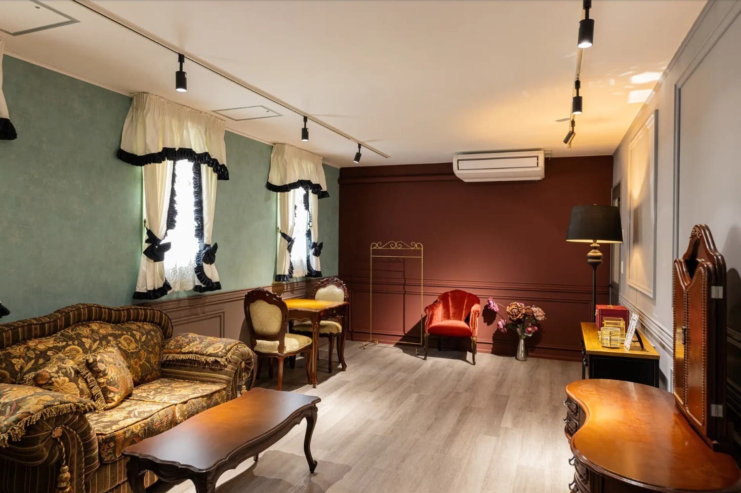 スペモ🥀クリスマス🎄ペット可🐾ゴシック・ゴスロリ🦇コスプレ⚜️推し活🌹女子会.767_チェリッシュスタジオ 12号館の写真1