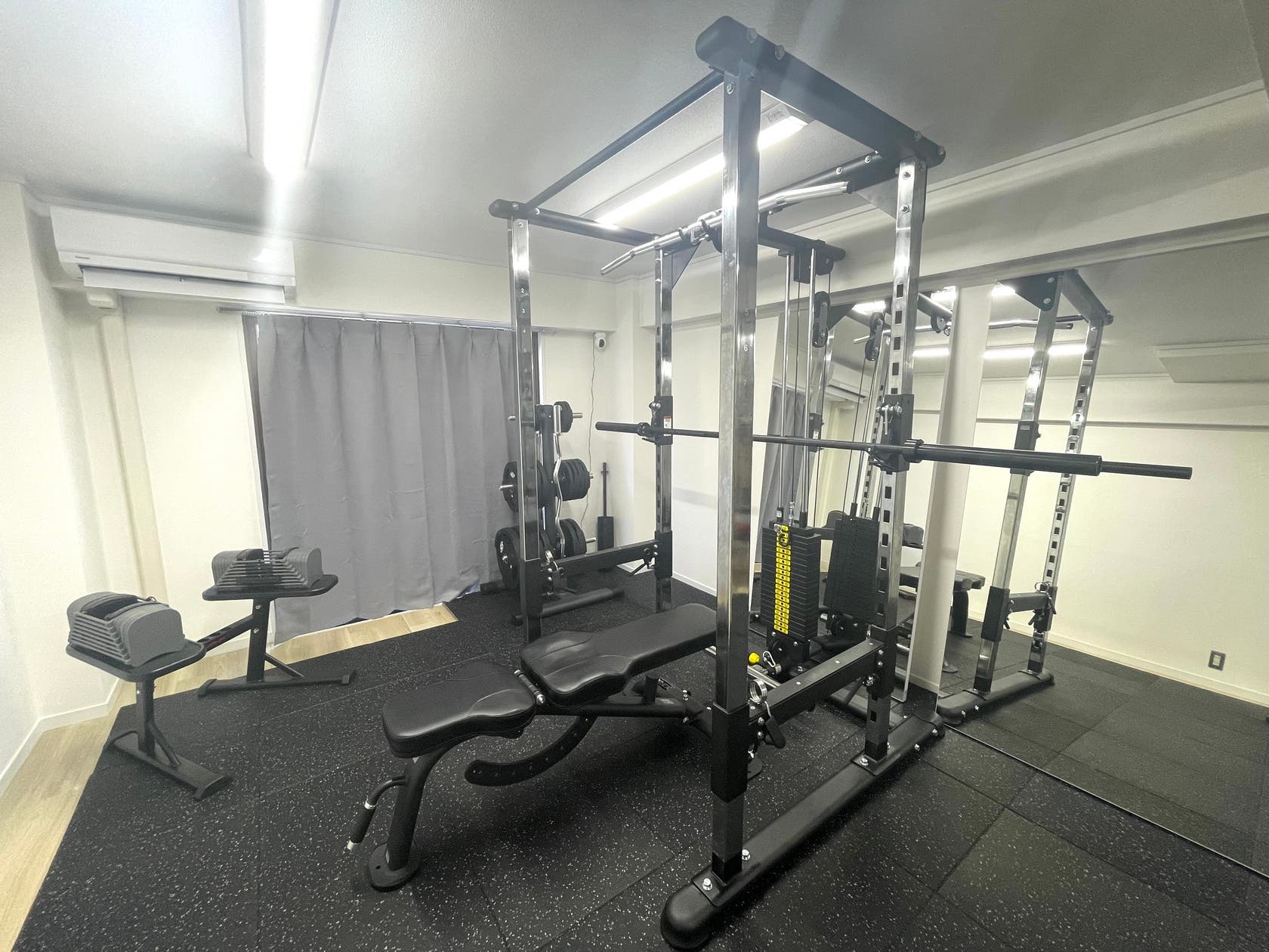 【梅ヶ丘駅4分】使いやすいラットオプション付きラックのレンタルジム　MIYAZAKI GYM梅ヶ丘店の写真5