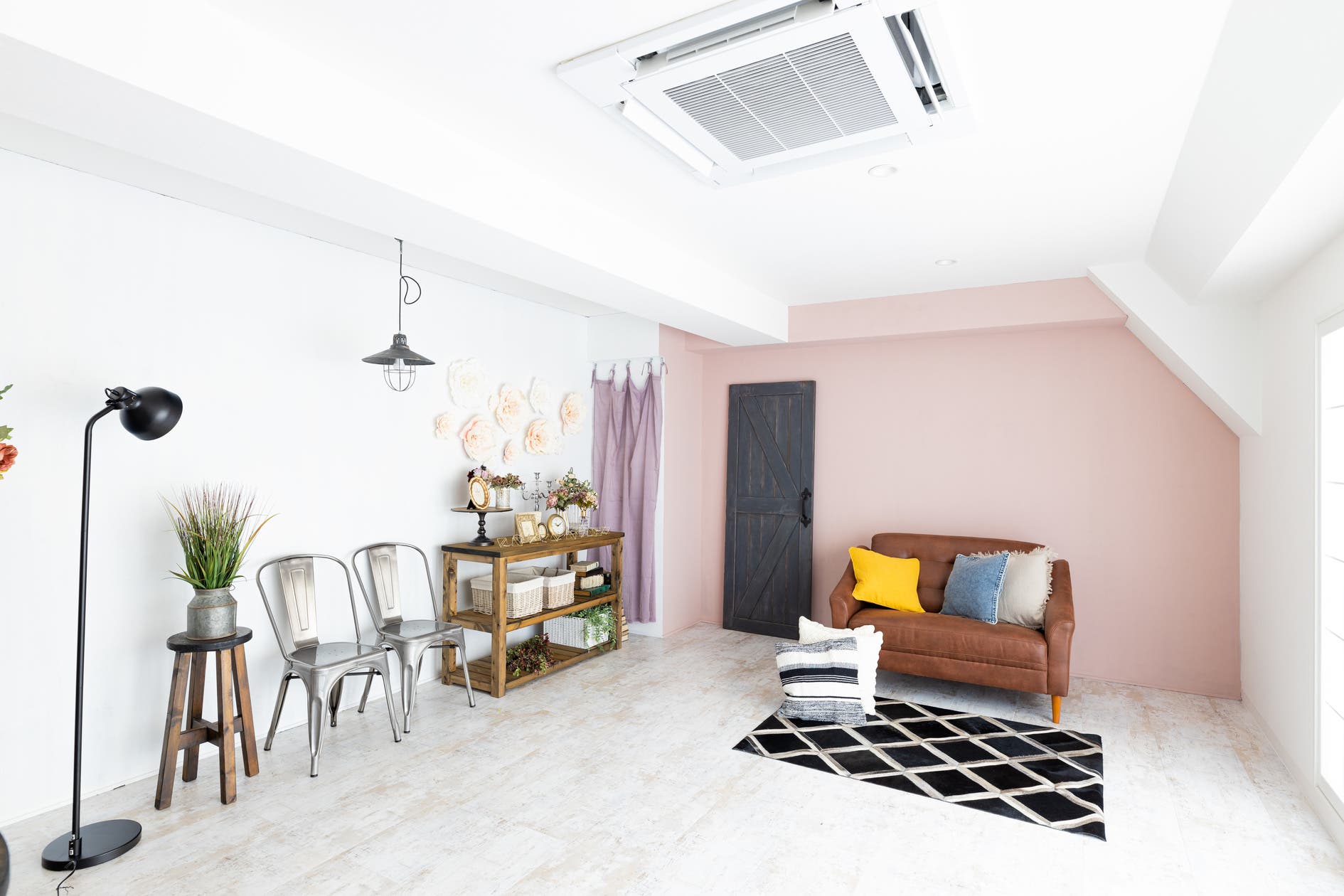 スペモ🐈‍⬛クリスマス🎄ペット可🐾ピンク🩷白と黒三面壁🎶コスプレ💎撮影🎥764_チェリッシュスタジオ 09号館の写真1