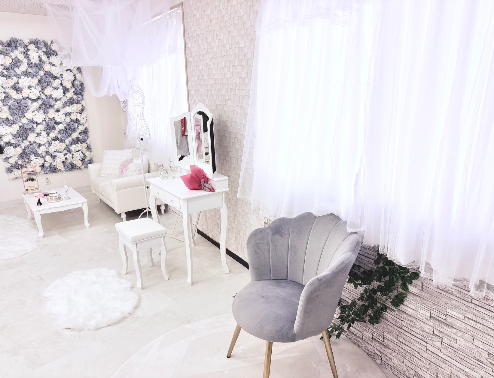 ✨️金沢駅近✨️ 金沢で推し活ならここ！駐車場あり🚗³₃コスプレも着放題👗 推し活 | コスプレ撮影 | 女子会の写真11