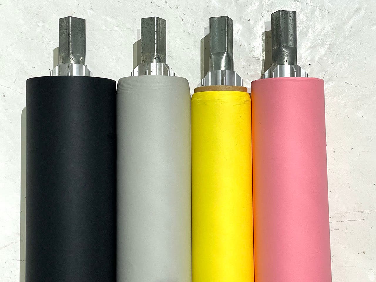 【有料撮影機材】背景紙（黒・グレー・黄・ピンク）の画像1