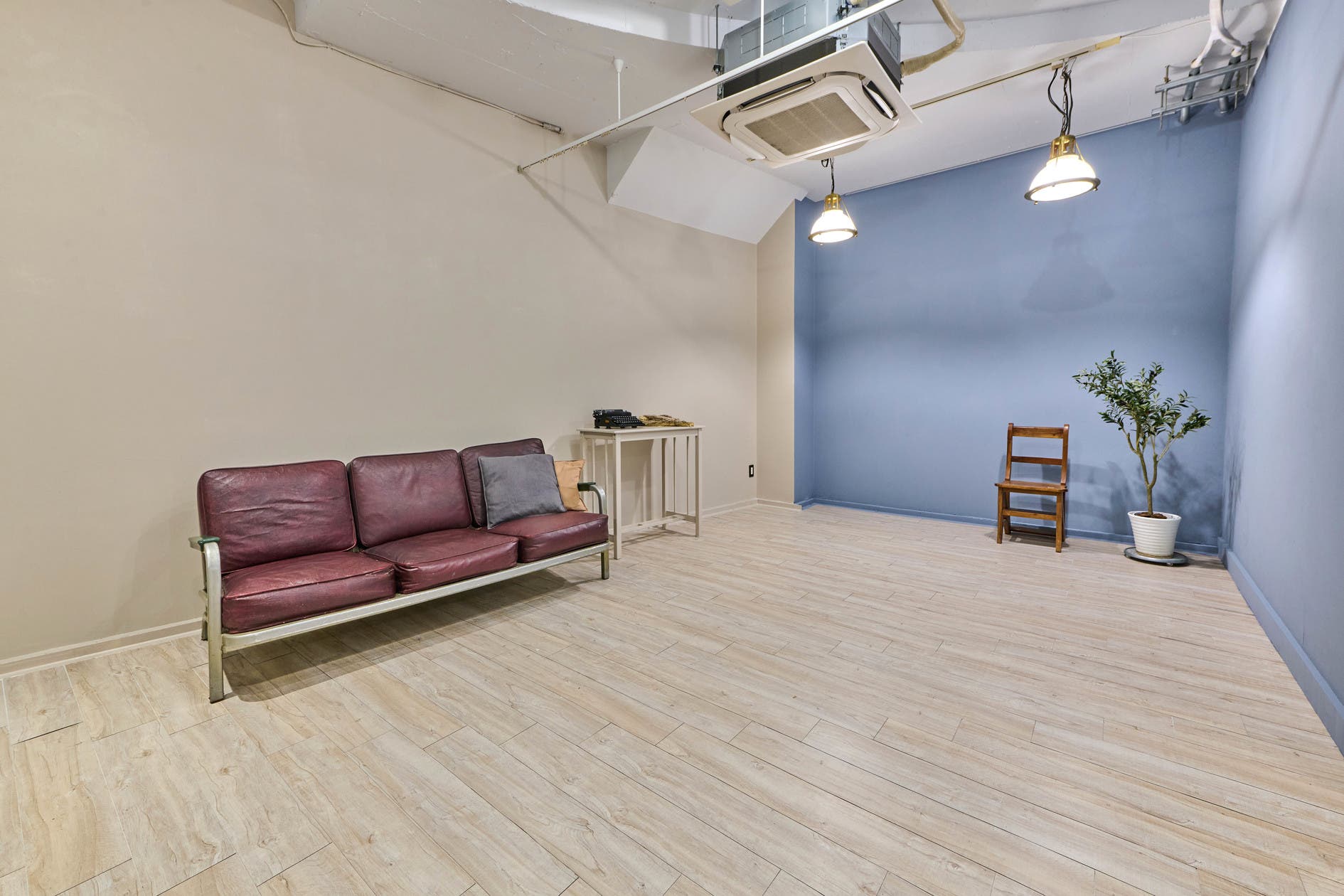 【代官山5分】90㎡天井高3.7ｍ｜プロ監修スタジオ｜自然光ライティング｜白ホリ｜グレー壁ベージュ壁他複数シーン｜機材無料貸出の写真6