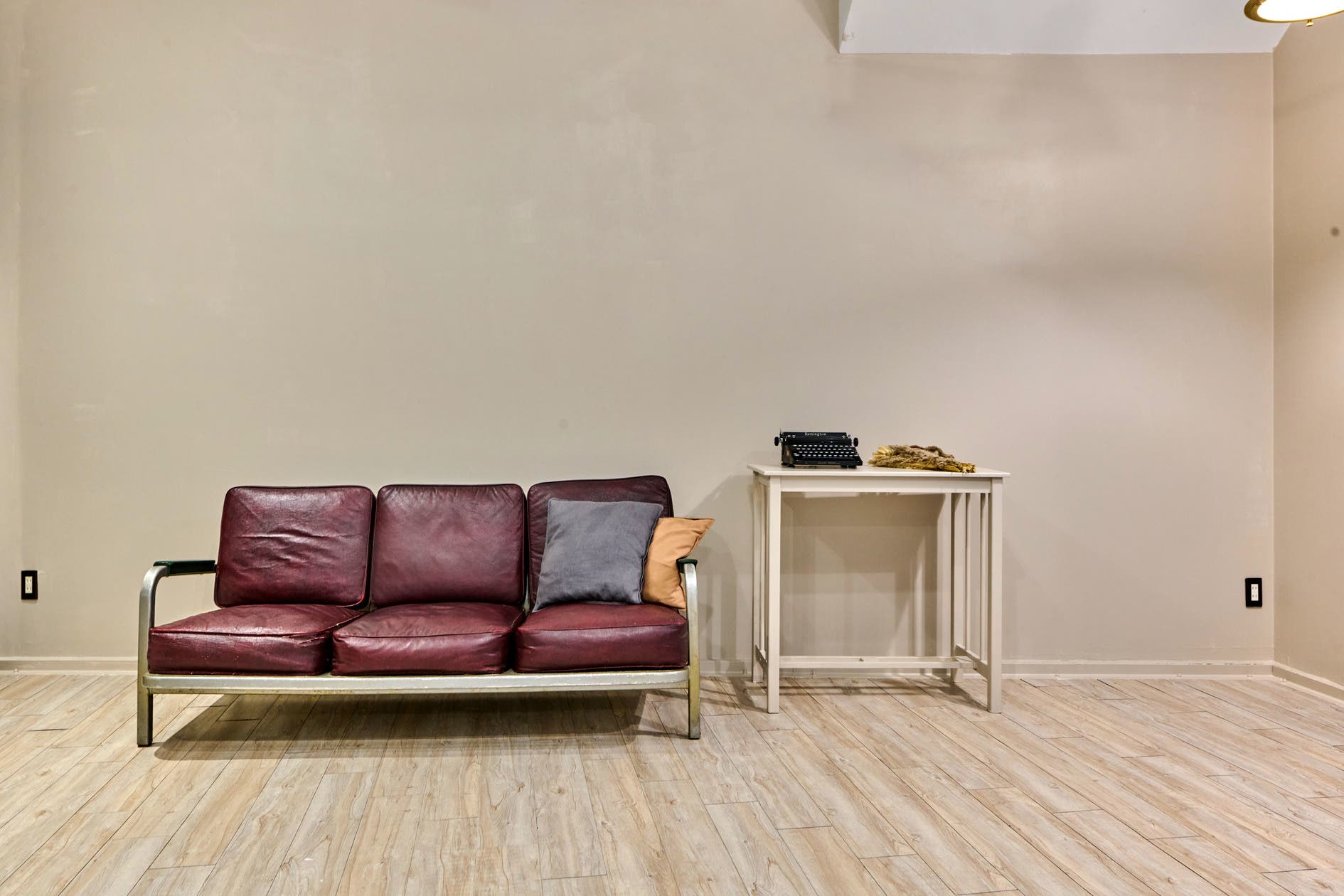 【代官山5分】90㎡天井高3.7ｍ｜プロ監修スタジオ｜自然光ライティング｜白ホリ｜グレー壁ベージュ壁他複数シーン｜機材無料貸出の写真8