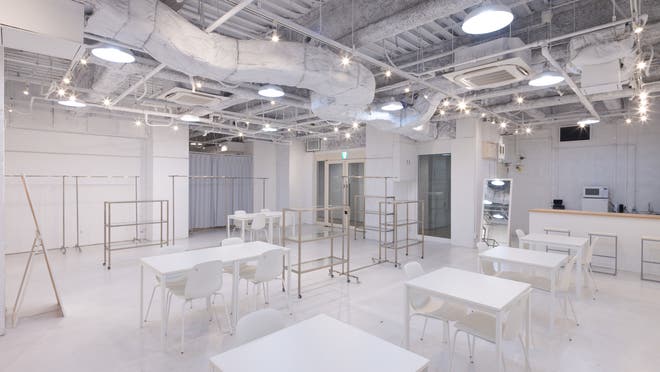 大阪・心斎橋、四ツ橋にある展示会場。 駅から直結,天候に左右されずに集客可能。の写真2