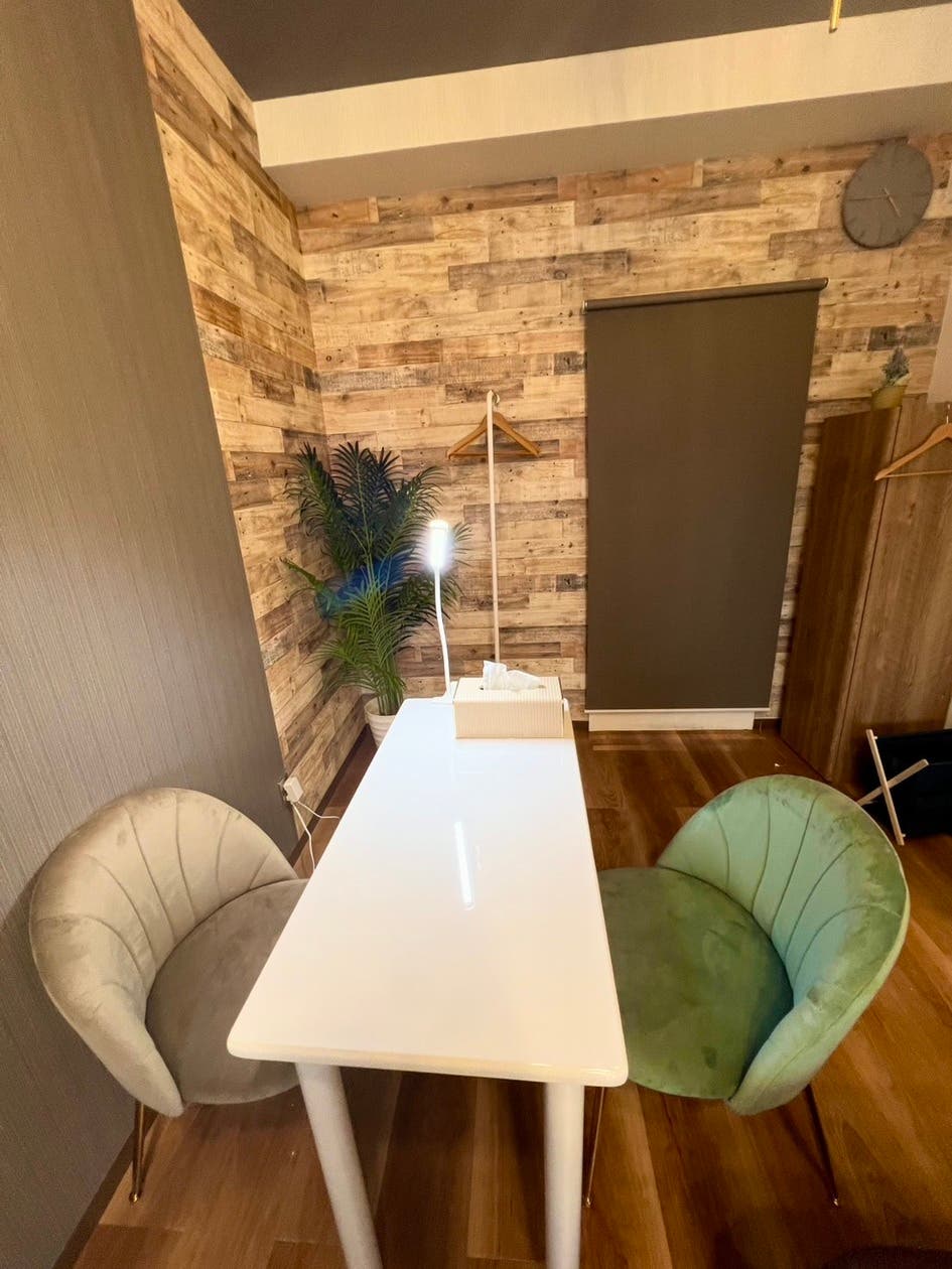 新規OPEN割引実施中✨新宿三丁目駅徒歩３分❗️電動フルフラットベッド完備✨️充実の新品備品とモダン北欧の大人癒し空間🪷🌿の写真3