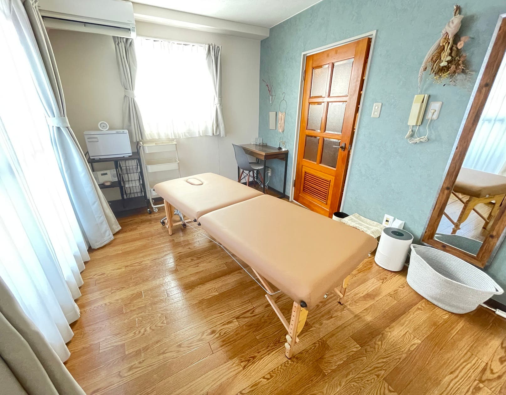 【JR千葉駅 徒歩6分】完全個室のサロン/Wi-Fi完備/エステ/ネイル/整体/勉強会/ボードゲームなど用途多数！の写真1