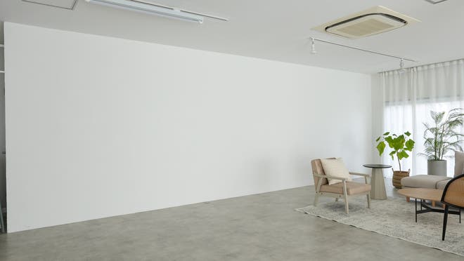 自然光は南&東の2面☀️清掃◎で綺麗な白壁とモルタル調床/YouTube&WebCM実績多数🎥の写真5