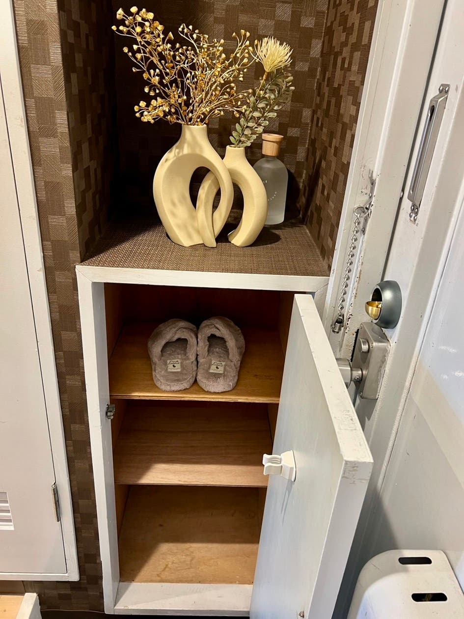 新規OPEN割引実施中✨新宿三丁目駅徒歩３分❗️電動フルフラットベッド完備✨️充実の新品備品とモダン北欧の大人癒し空間🪷🌿の写真28