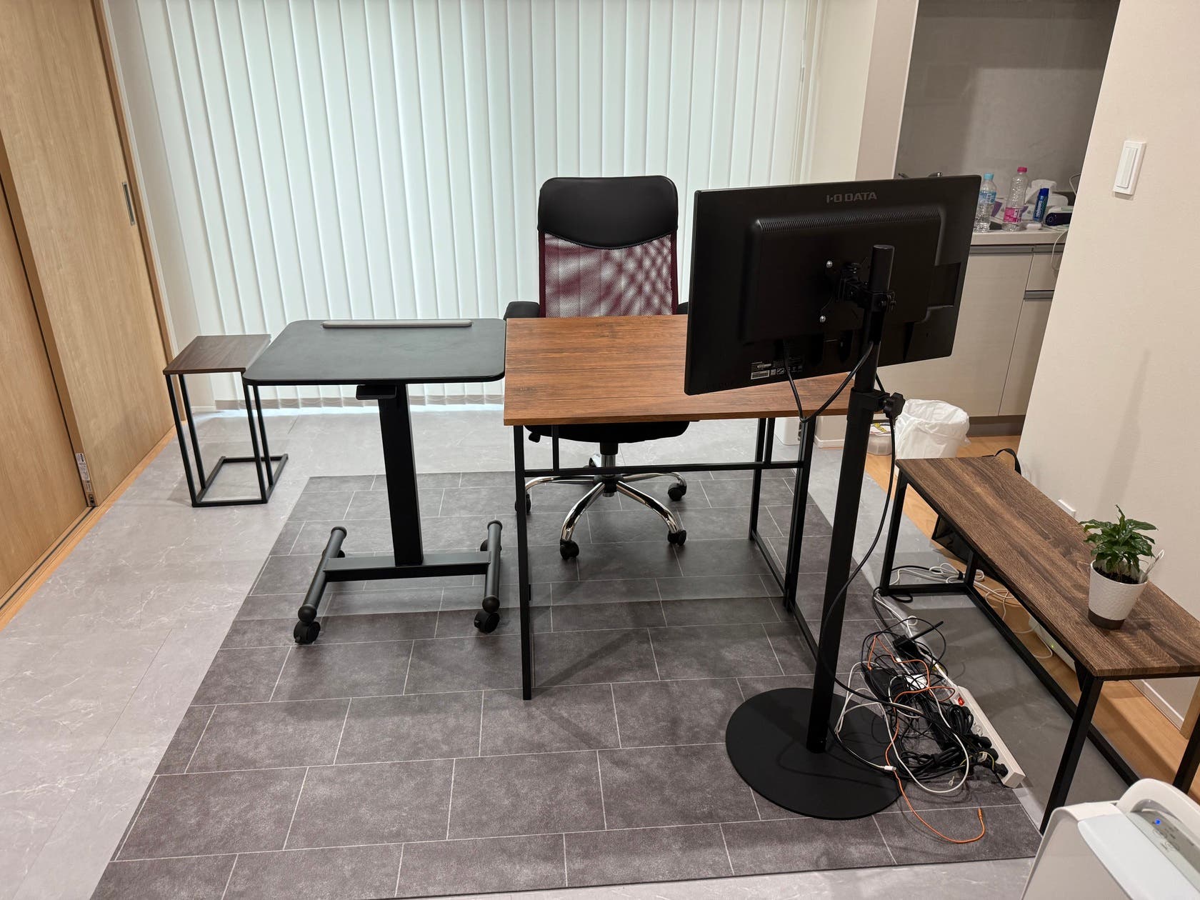 【地下鉄成増駅近】新築物件に新規オープンのキレイなワークスペース 完全個室 WiFi/モニター/電源完備の写真1