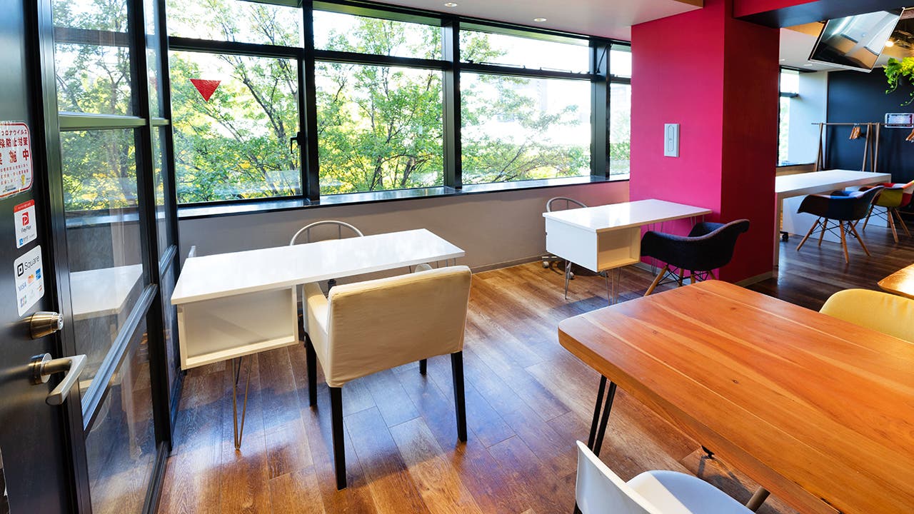 矢場町駅徒歩３分の好立地。窓からの緑が気持ちいい！【名古屋 栄本店・ネイル】ネイルスペースAの写真5