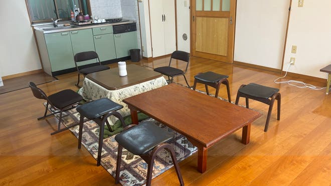 閑静な住宅団地内の小さな一軒家の写真4