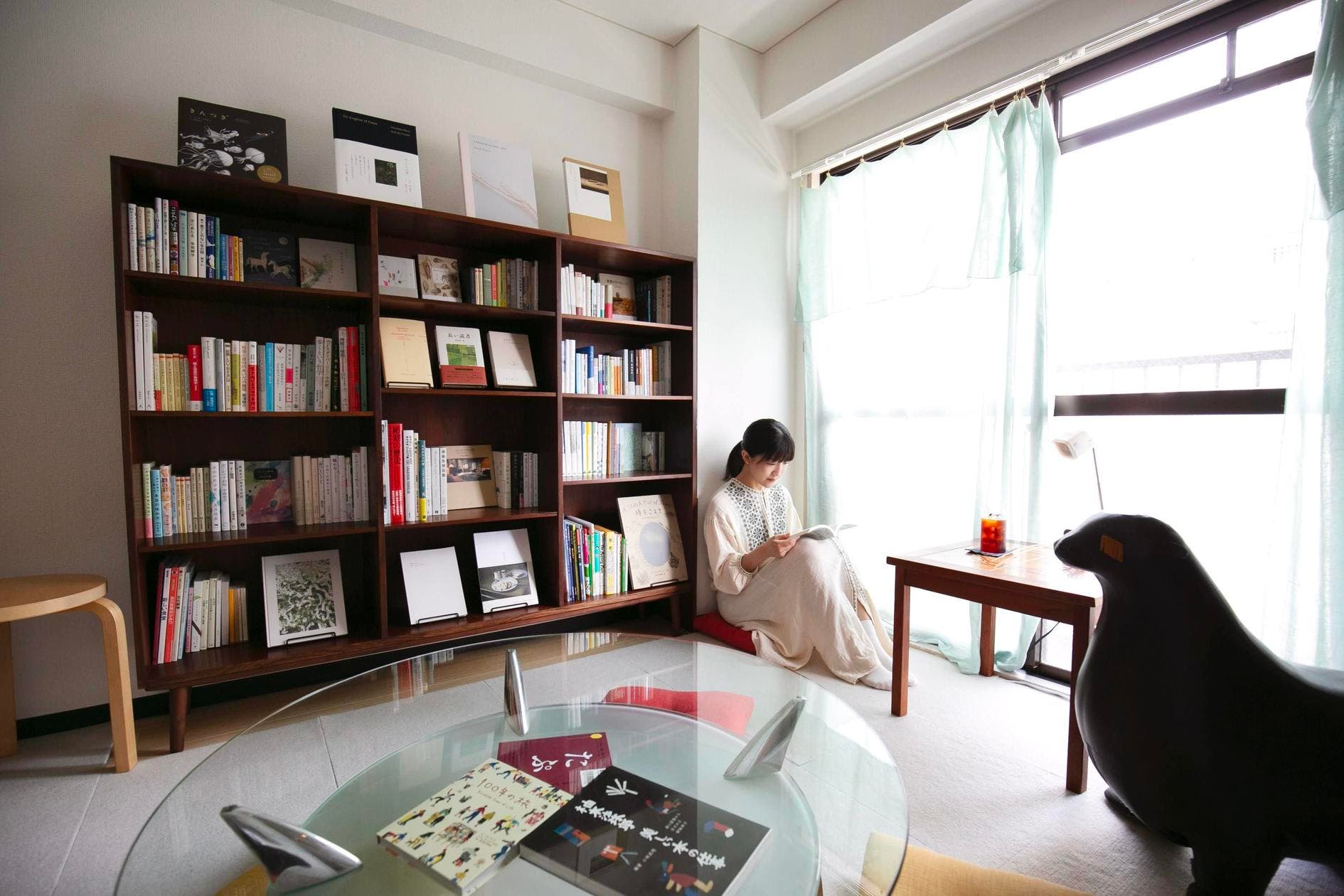 二面採光・和室・本棚のあるスタジオの写真1