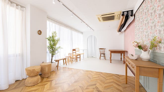 OPEN記念🎉自然光|二面採光|白壁|アーチ壁【アパレル|化粧品|物撮り|コスプレ】韓国風スタジオ🎀背景5種|飯田橋駅チカの写真1