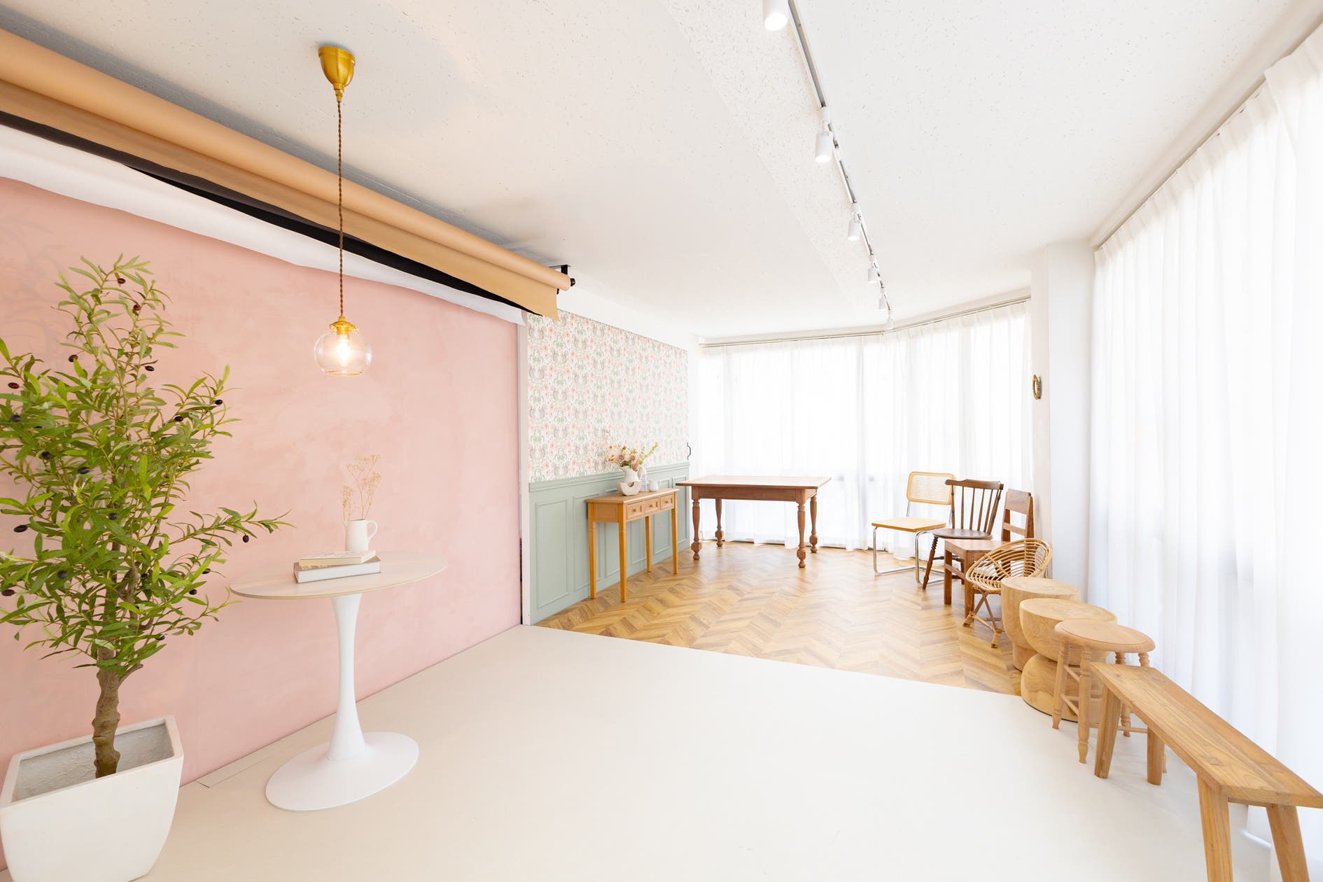 OPEN記念🎉自然光|二面採光|白壁|アーチ壁【アパレル|化粧品|物撮り|コスプレ】韓国風スタジオ🎀背景5種|飯田橋駅チカの写真19