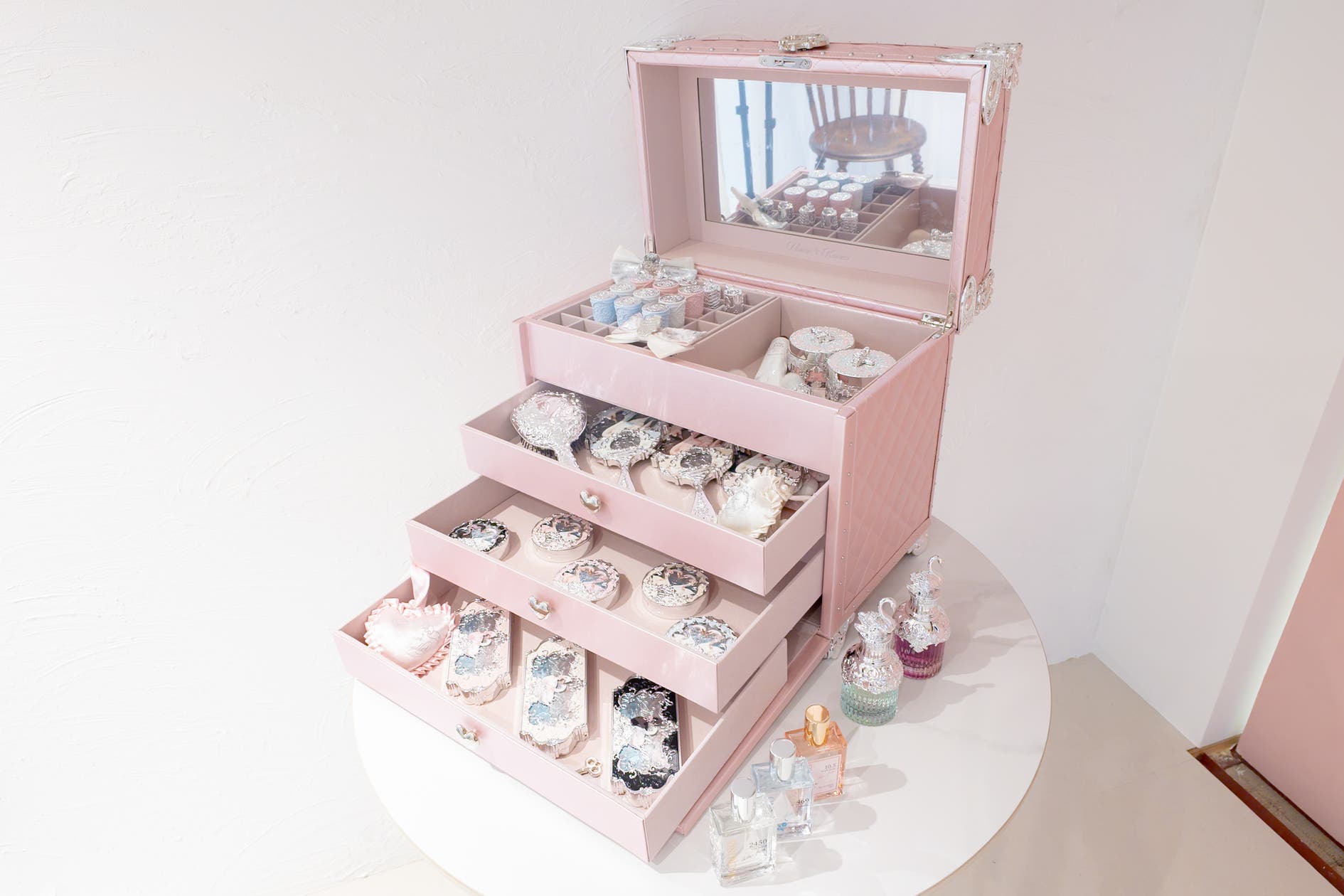 OPEN記念🎉自然光|二面採光|白壁|アーチ壁【アパレル|化粧品|物撮り|コスプレ】韓国風スタジオ🎀背景5種|飯田橋駅チカの写真25