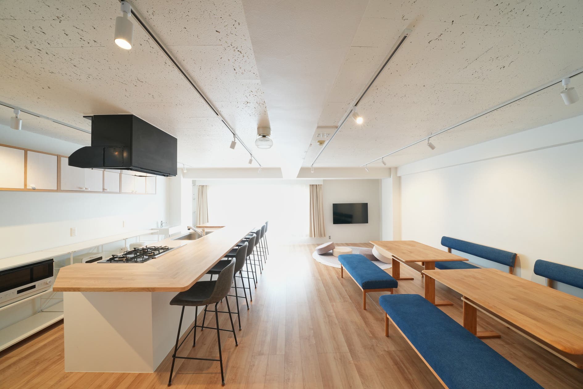 藤沢駅 | 料理と会話を楽しむアイランドキッチン付きスペースの写真1