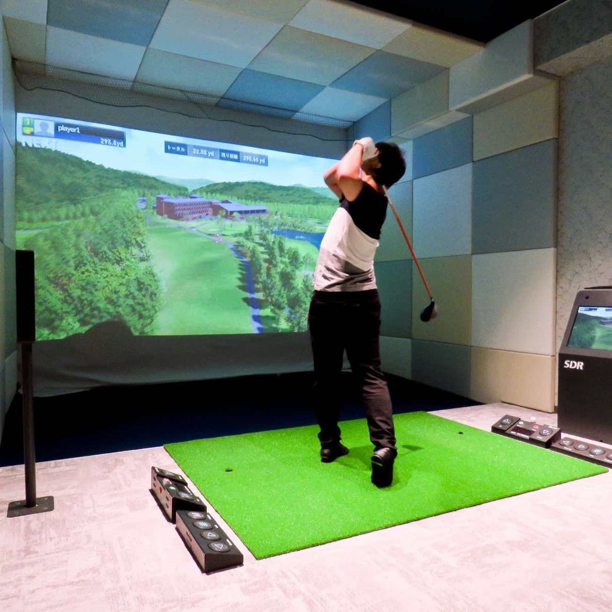 多彩な遊びが出来るスポーツバーの写真3