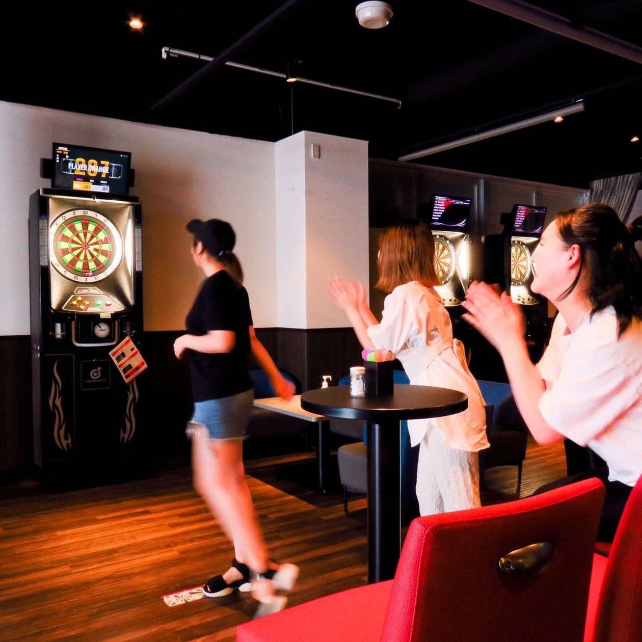 多彩な遊びが出来るスポーツバーの写真6