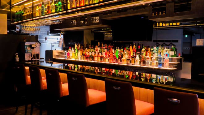 多彩な遊びが出来るスポーツバーの写真1