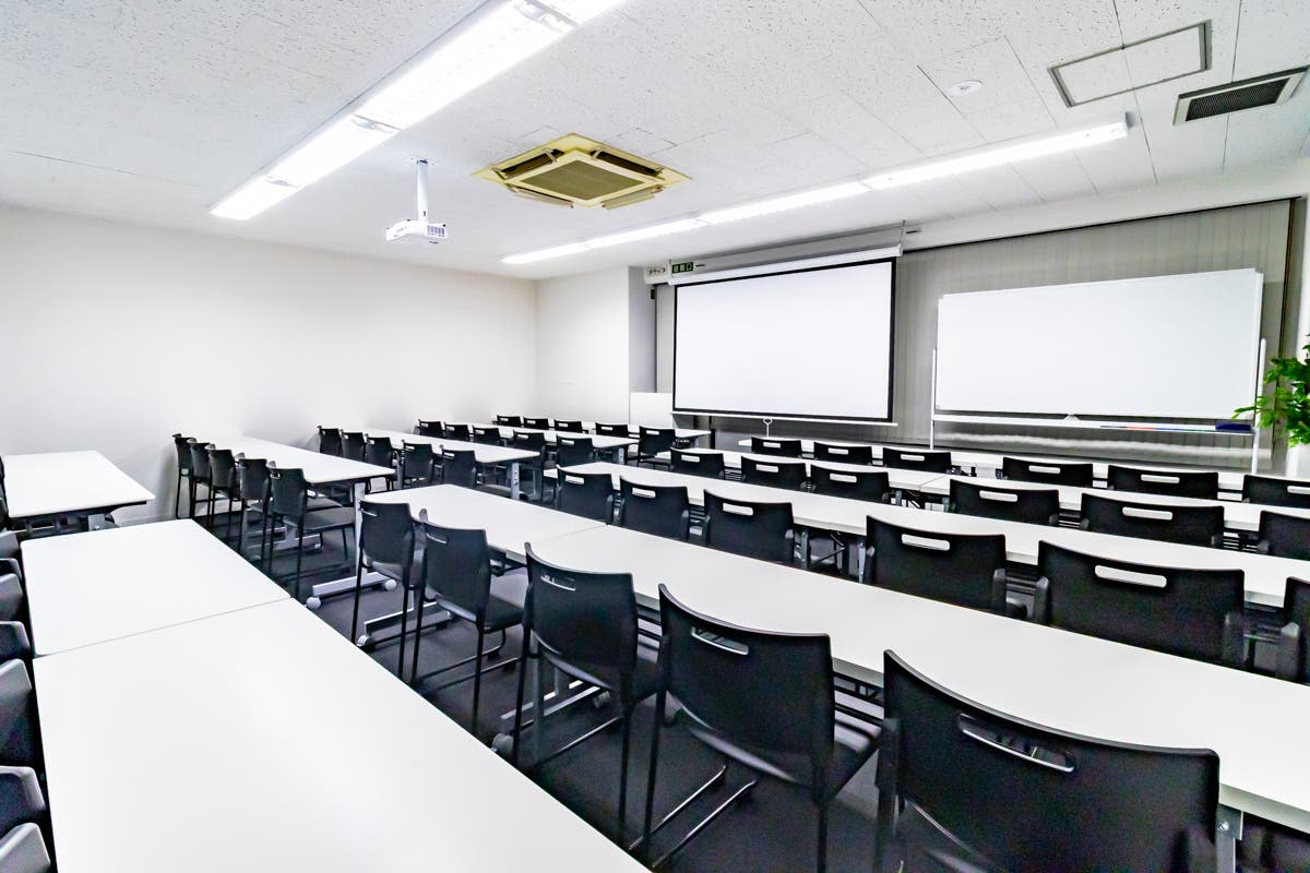 【天神駅出口徒歩2分！定員59名】高性能プロジェクター・10Gbps光回線・WiFi全て無料！ふれあい貸し会議室 天神No150の写真3