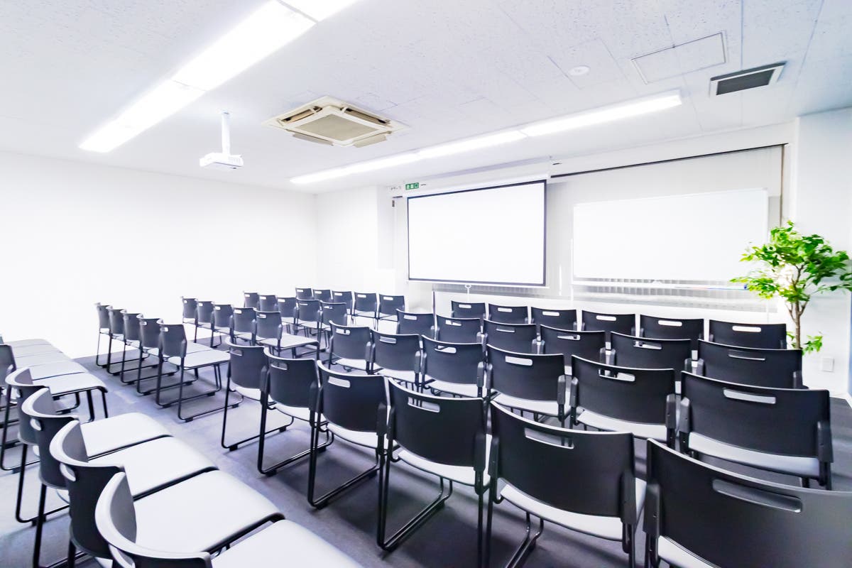 【天神駅出口徒歩2分！定員59名】高性能プロジェクター・10Gbps光回線・WiFi全て無料！ふれあい貸し会議室 天神No150の写真17