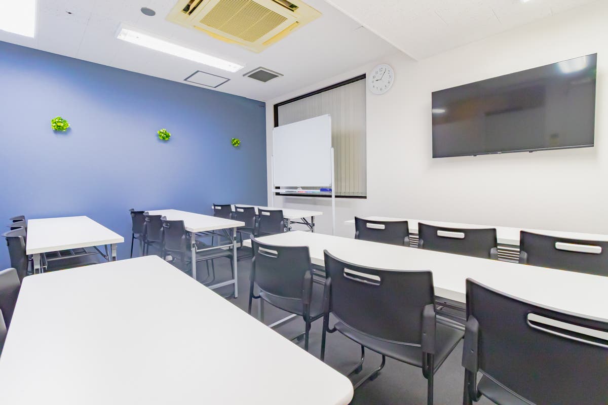 【天神駅出口徒歩2分！定員17名】50インチモニター・10Gbps光回線・WiFi全て無料！ふれあい貸し会議室 天神No151の写真2