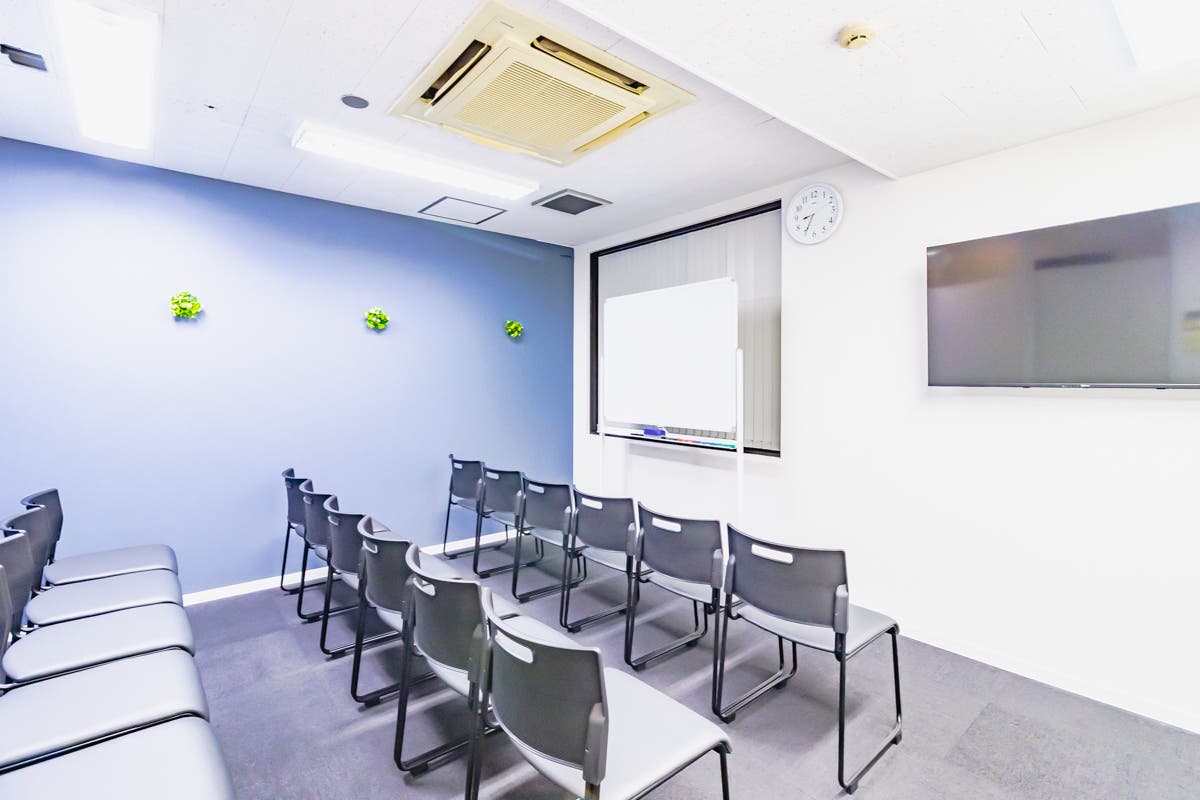 【天神駅出口徒歩2分！定員17名】50インチモニター・10Gbps光回線・WiFi全て無料！ふれあい貸し会議室 天神No151の写真13