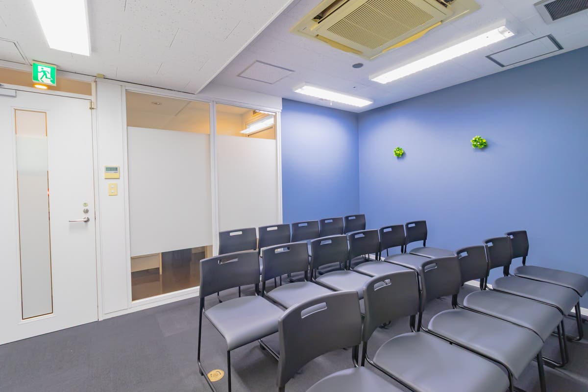 【天神駅出口徒歩2分！定員17名】50インチモニター・10Gbps光回線・WiFi全て無料！ふれあい貸し会議室 天神No151の写真14