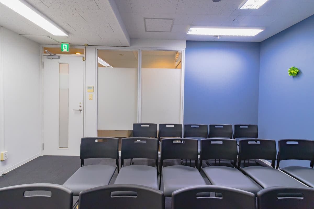 【天神駅出口徒歩2分！定員17名】50インチモニター・10Gbps光回線・WiFi全て無料！ふれあい貸し会議室 天神No151の写真15