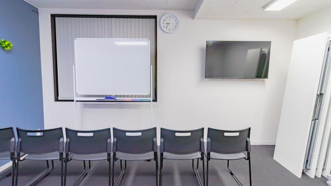 【天神駅出口徒歩2分!定員17名】50インチモニター・10Gbps光回線・WiFi全て無料!ふれあい貸し会議室 天神No151の写真17