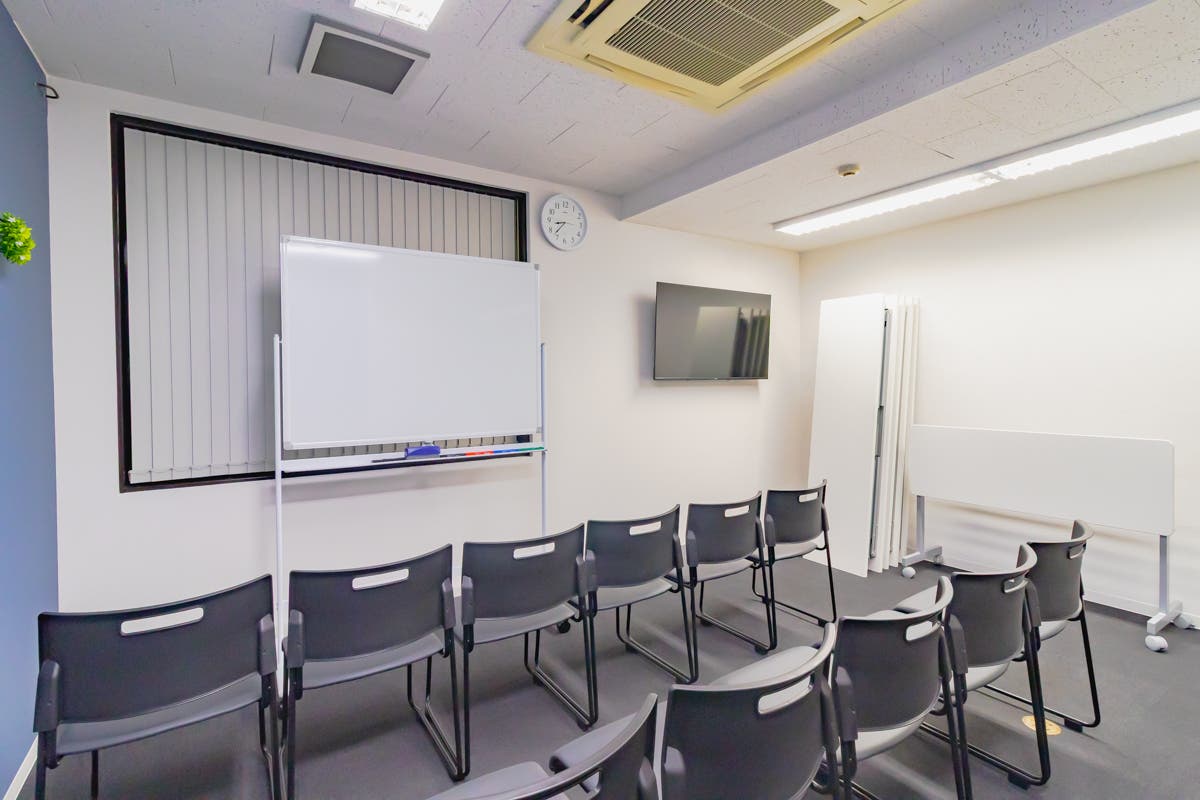 【天神駅出口徒歩2分！定員17名】50インチモニター・10Gbps光回線・WiFi全て無料！ふれあい貸し会議室 天神No151の写真18