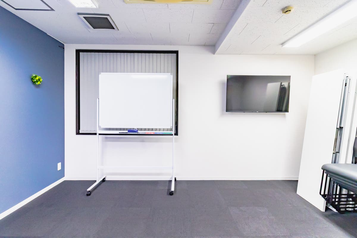 【天神駅出口徒歩2分！定員17名】50インチモニター・10Gbps光回線・WiFi全て無料！ふれあい貸し会議室 天神No151の写真19
