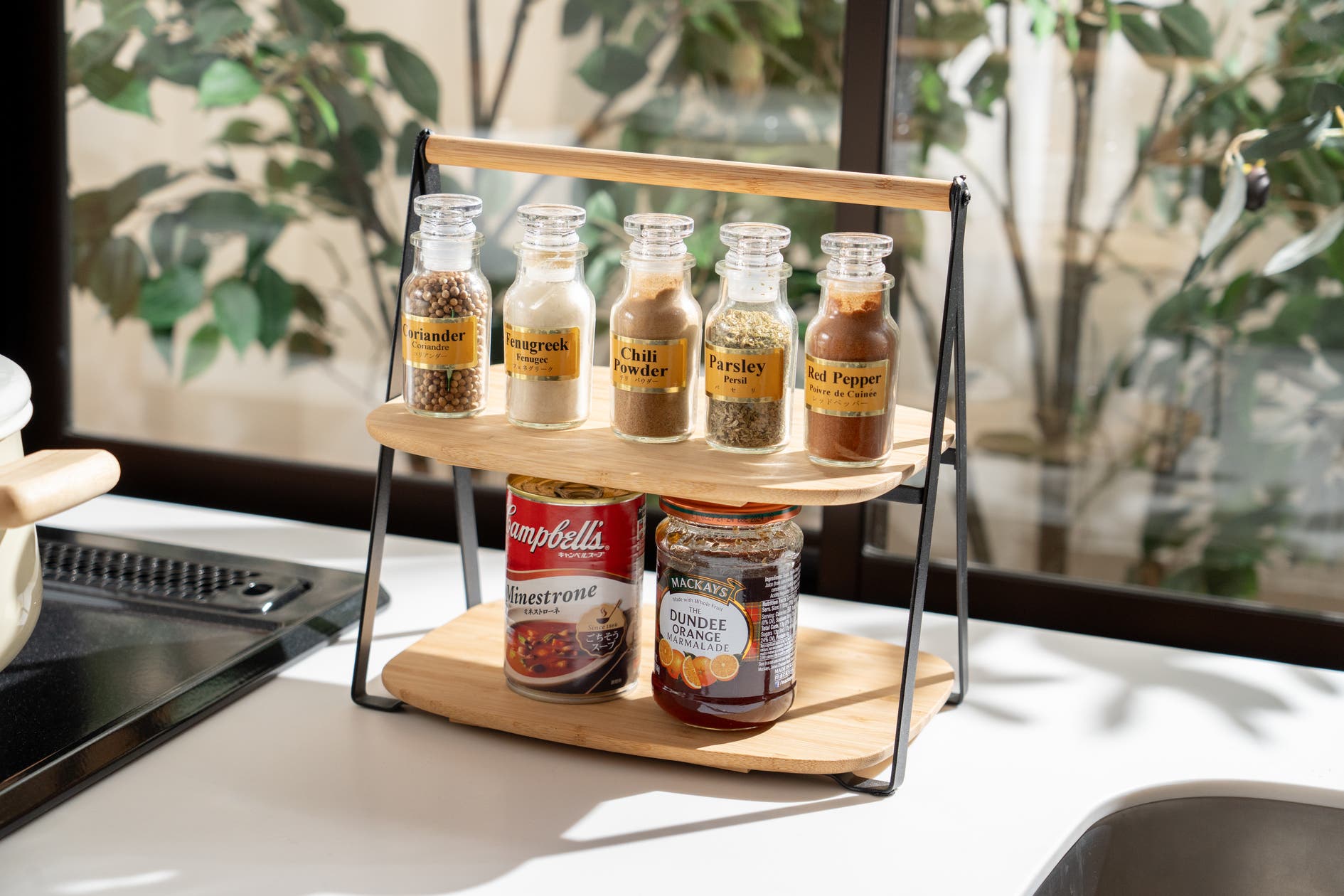 【スタジオD】グレーの壁とダークブラウンの床のモダンなモノトーンクールな空間の写真6