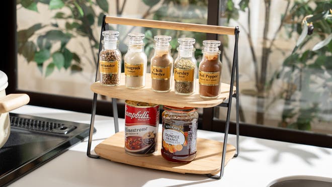 【スタジオD】グレーの壁とダークブラウンの床のモダンなモノトーンクールな空間の写真6