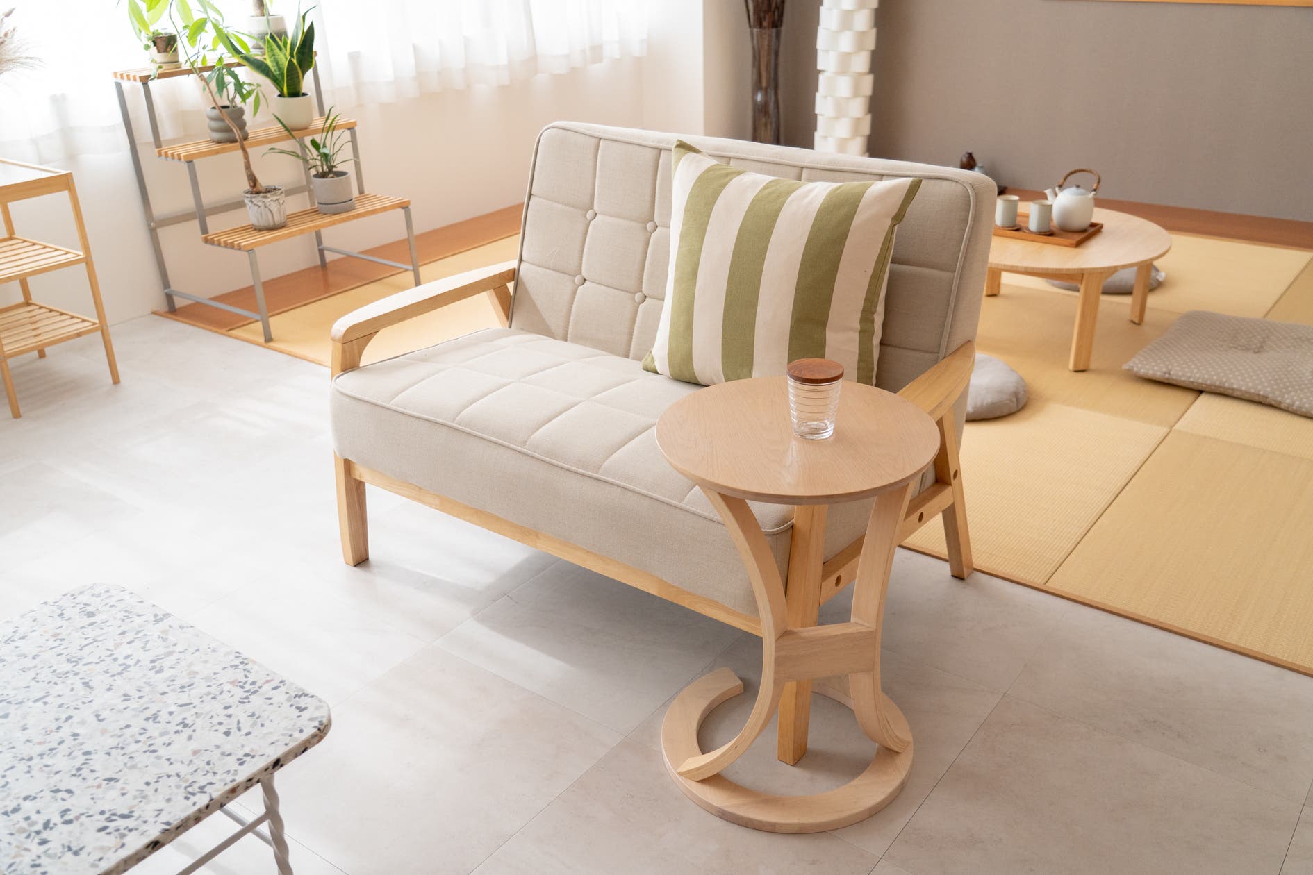 【スタジオF】リビングを連想する和洋室の写真7