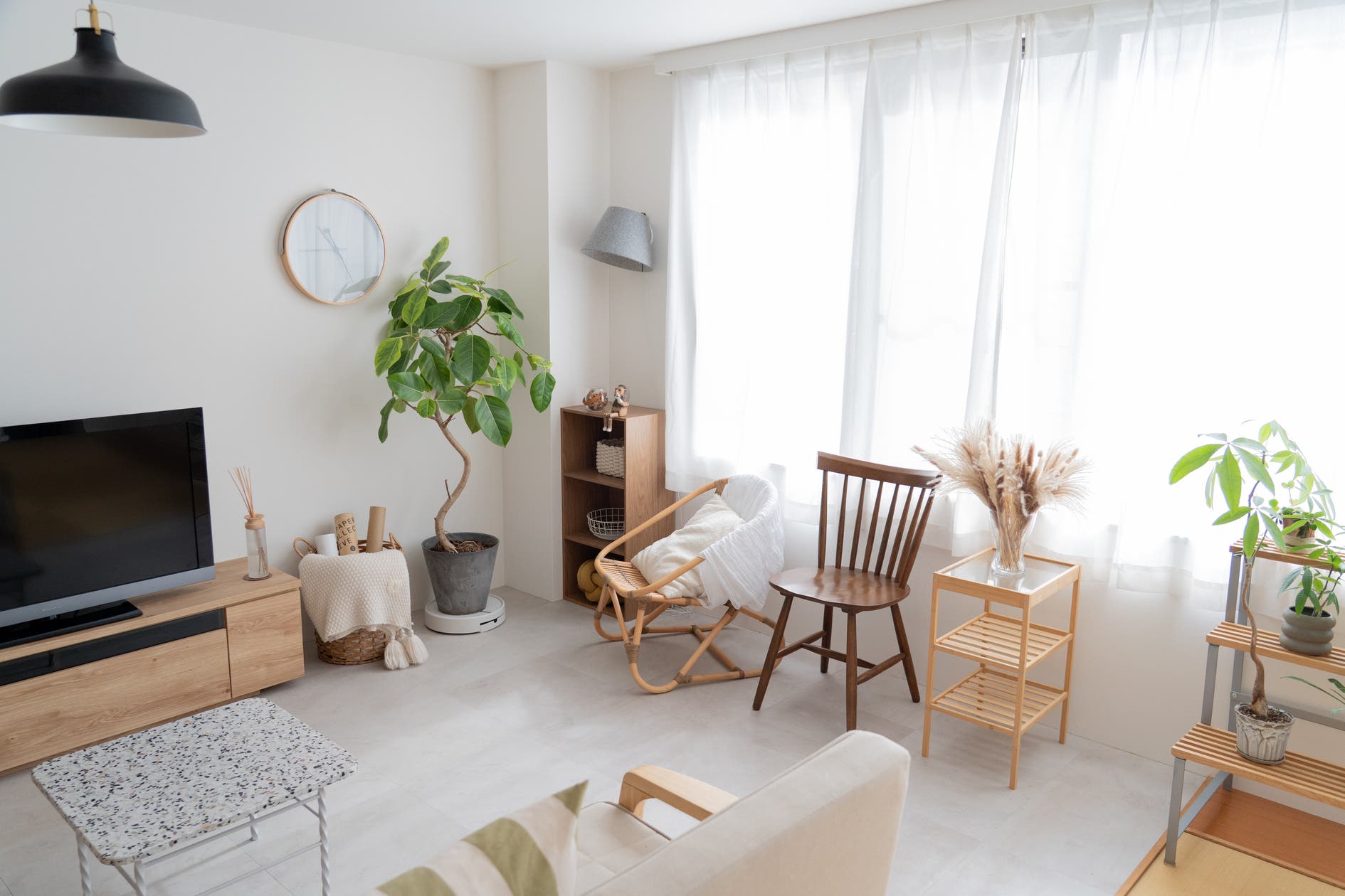 【スタジオF】リビングを連想する和洋室の写真5