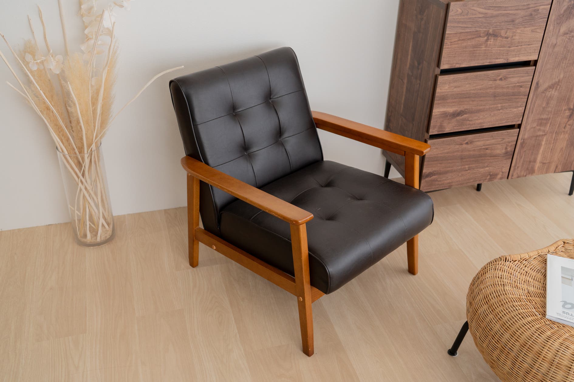 【スタジオK】窓が大きく光がよく入るくつろぎスペース、スタジオKの写真6