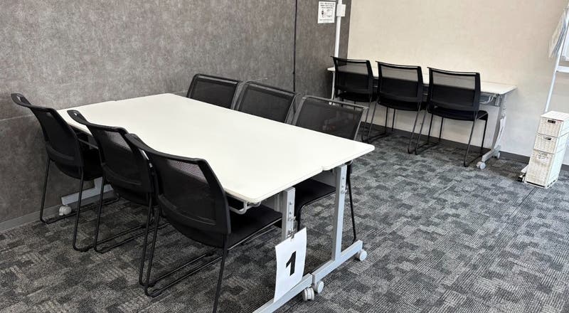 【1～6名可】テーブル貸切で広々使える🪑コワーキングスペース💻