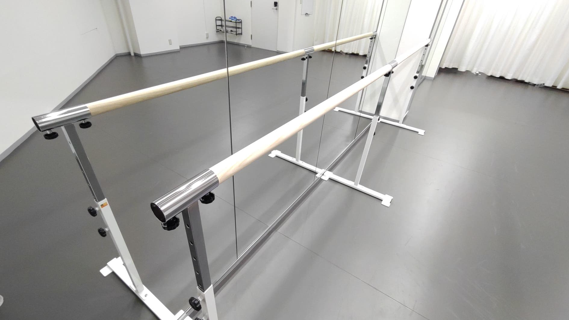 【2025年7月NEWOPEN】人気【最大20名】馬喰町駅3分★アキバ駅チカ★最高級舞台床リノリウム★ダンス&バレエ_Bスタジオの写真3